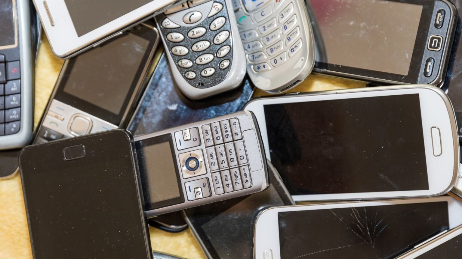 Best Practices for Safely Disposing of Old Electronics & E-Waste ...